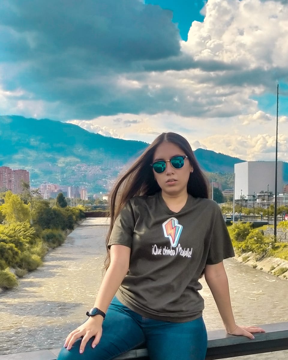 Camiseta ¡Qué Chimba Medallo! - Medellinismo